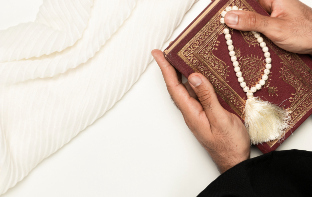 10 Famous Prayers in Islam: Essential Duas in Arabic and English